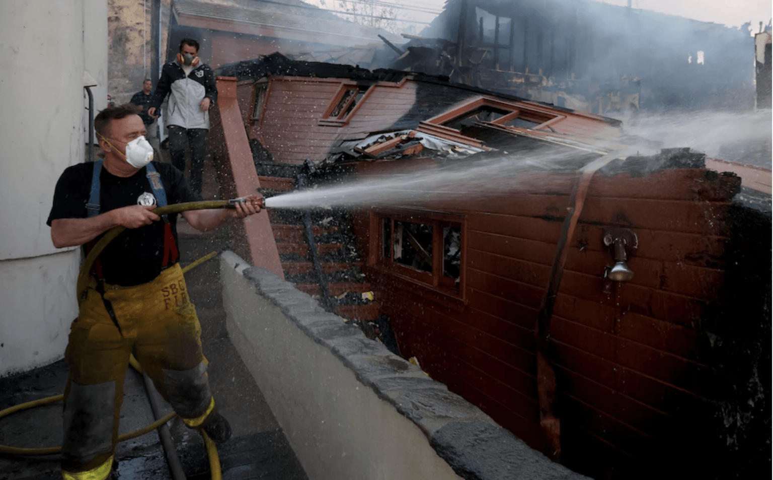 How a ‘warrior’ brain surgeon saved his Malibu street from wildfires ...